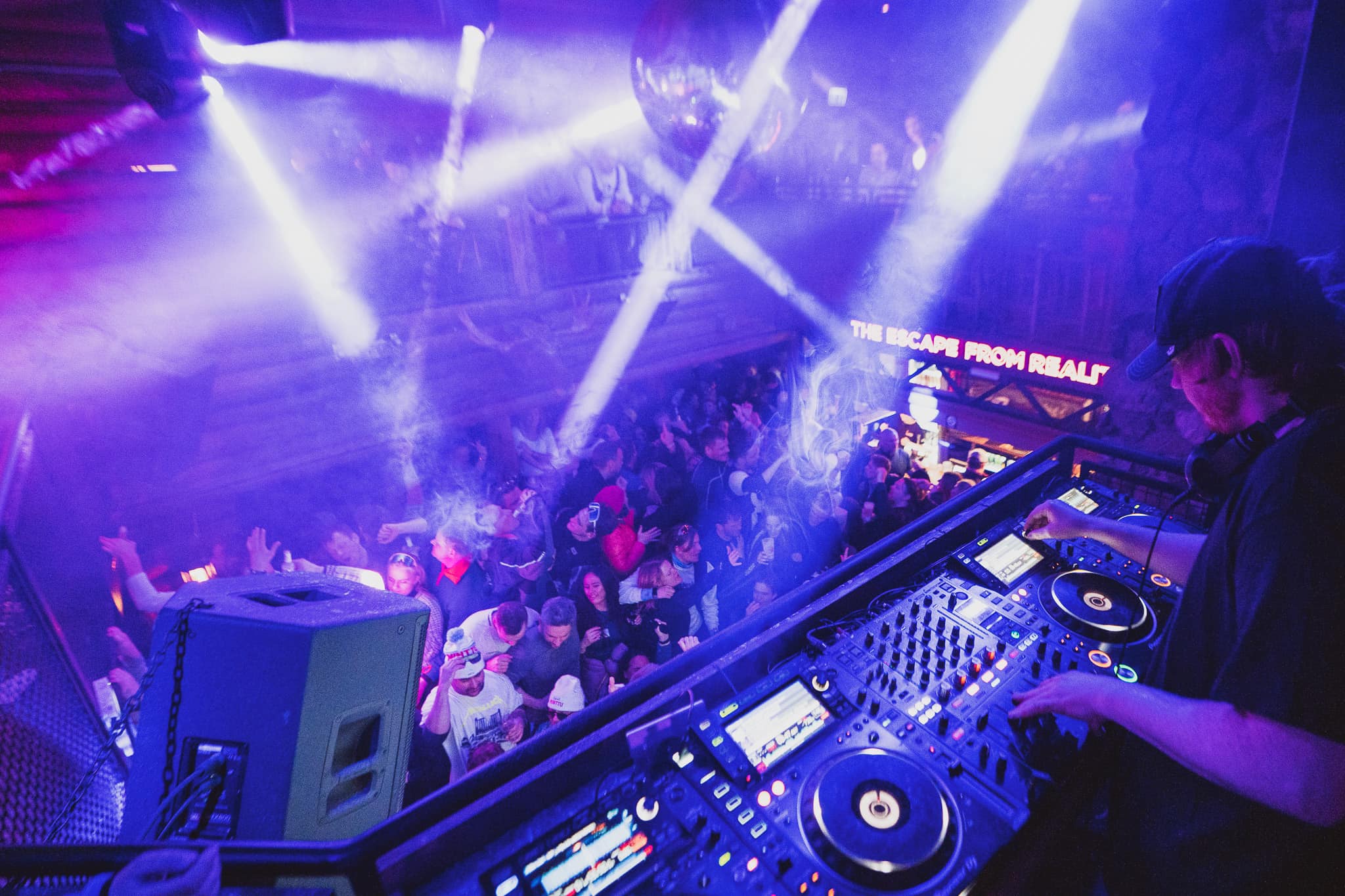 Night club at Laaven